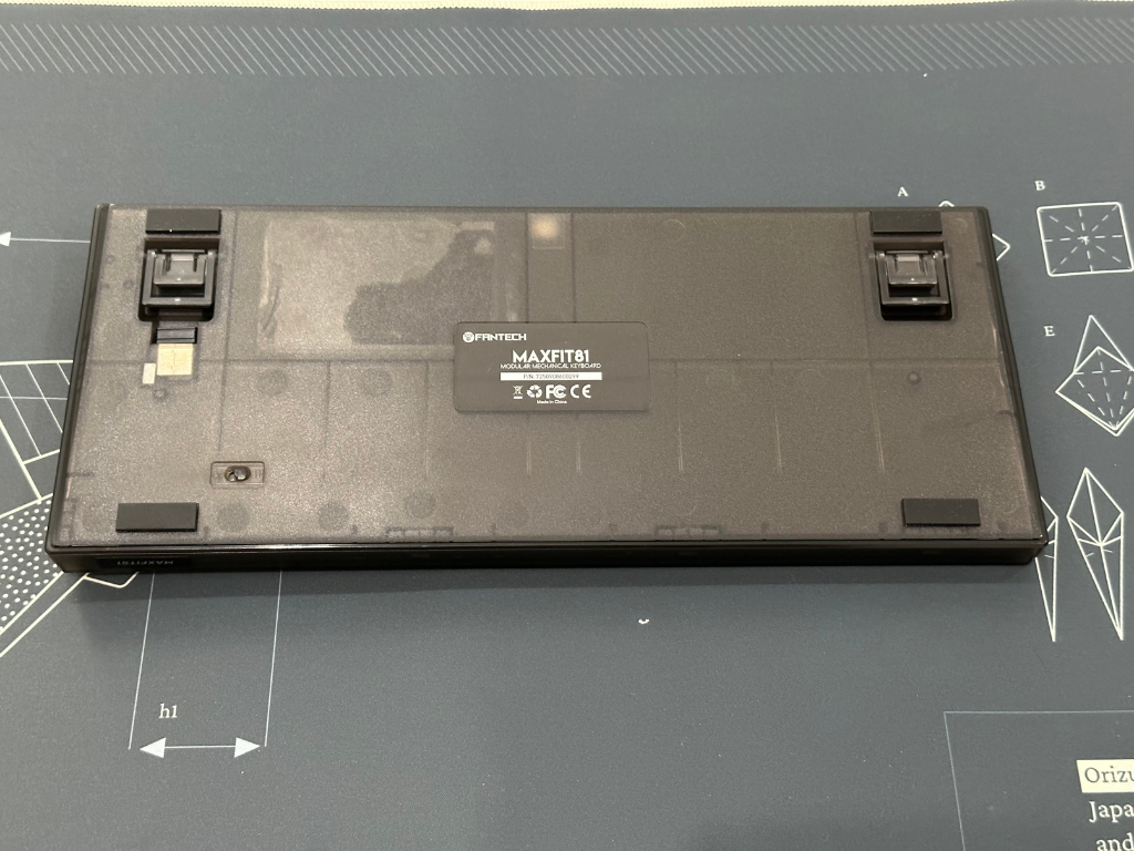 FANTECH MAXFIT81 – MECHANICAL KEYBOARD WITH OLED DISPLAY (in English ...