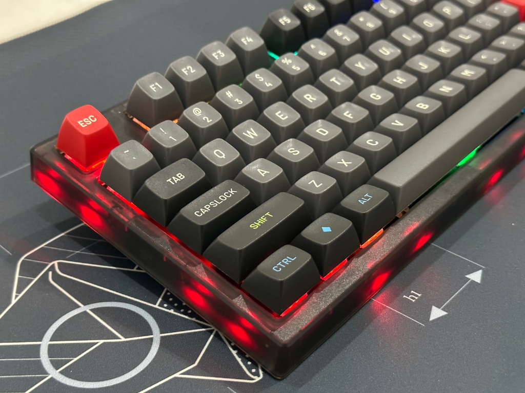 FANTECH MAXFIT81 – MECHANICAL KEYBOARD WITH OLED DISPLAY (in English ...